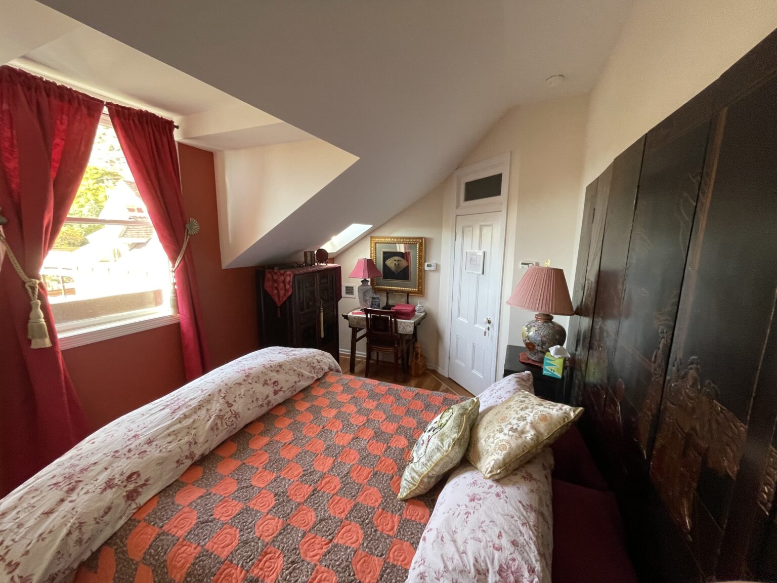 The Hop Sing Room – Cobb Mansion Bed & Breakfast